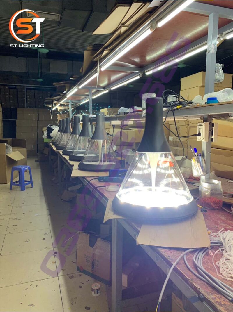 Đèn sân vườn chóp tam giác ST Lighting 0369.327.686